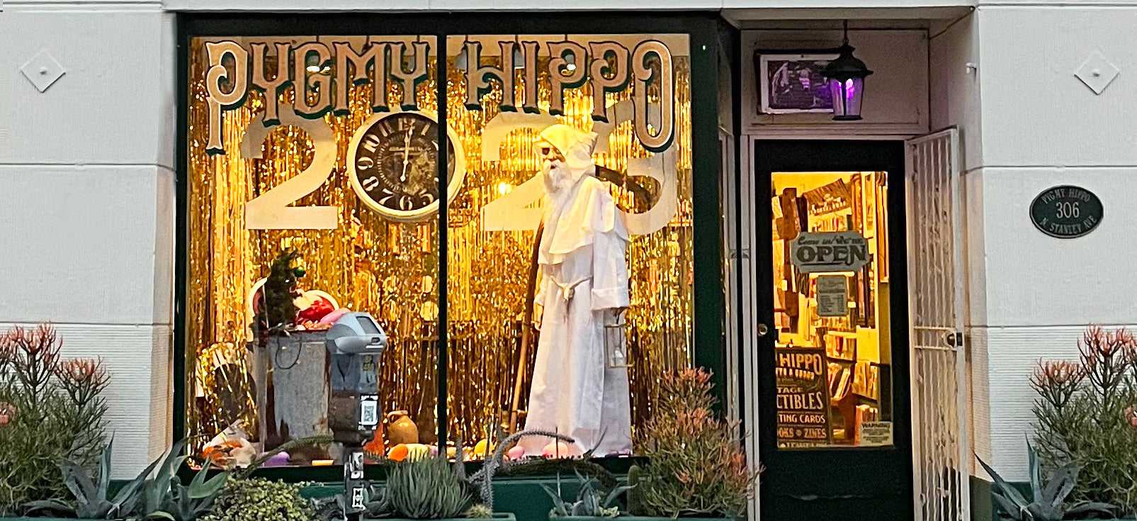 Pygmy Hippo Shoppe - Worlds Smallest Gift Store!